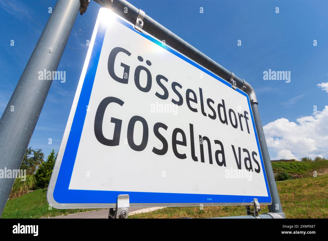 Bilingual town entrance sign hi-res stock photography and images - Alamy