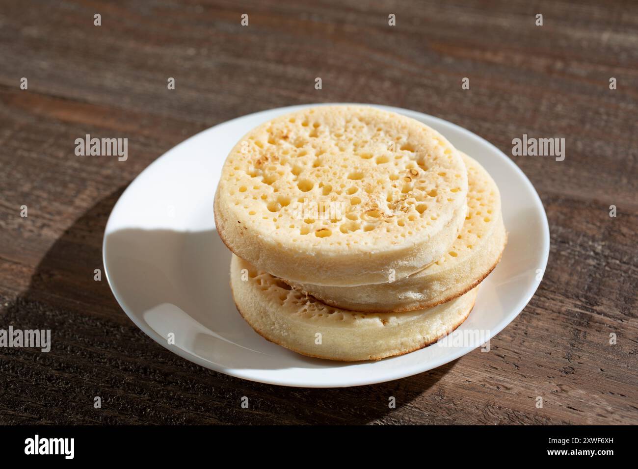 Teacup stack plate hi-res stock photography and images - Alamy