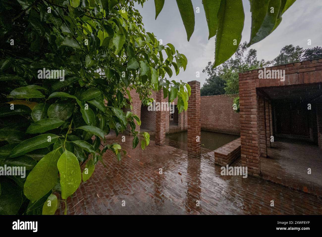 The Friendship Centre, designed by Kashef Mahboob Chowdhury / URBANA ...
