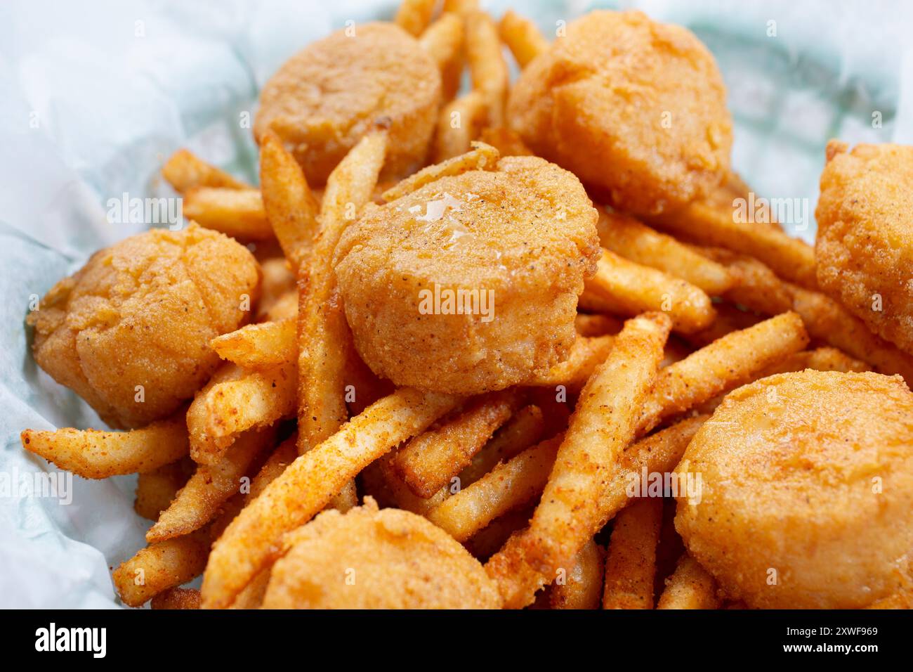 Deep fried scallops hi-res stock photography and images - Alamy