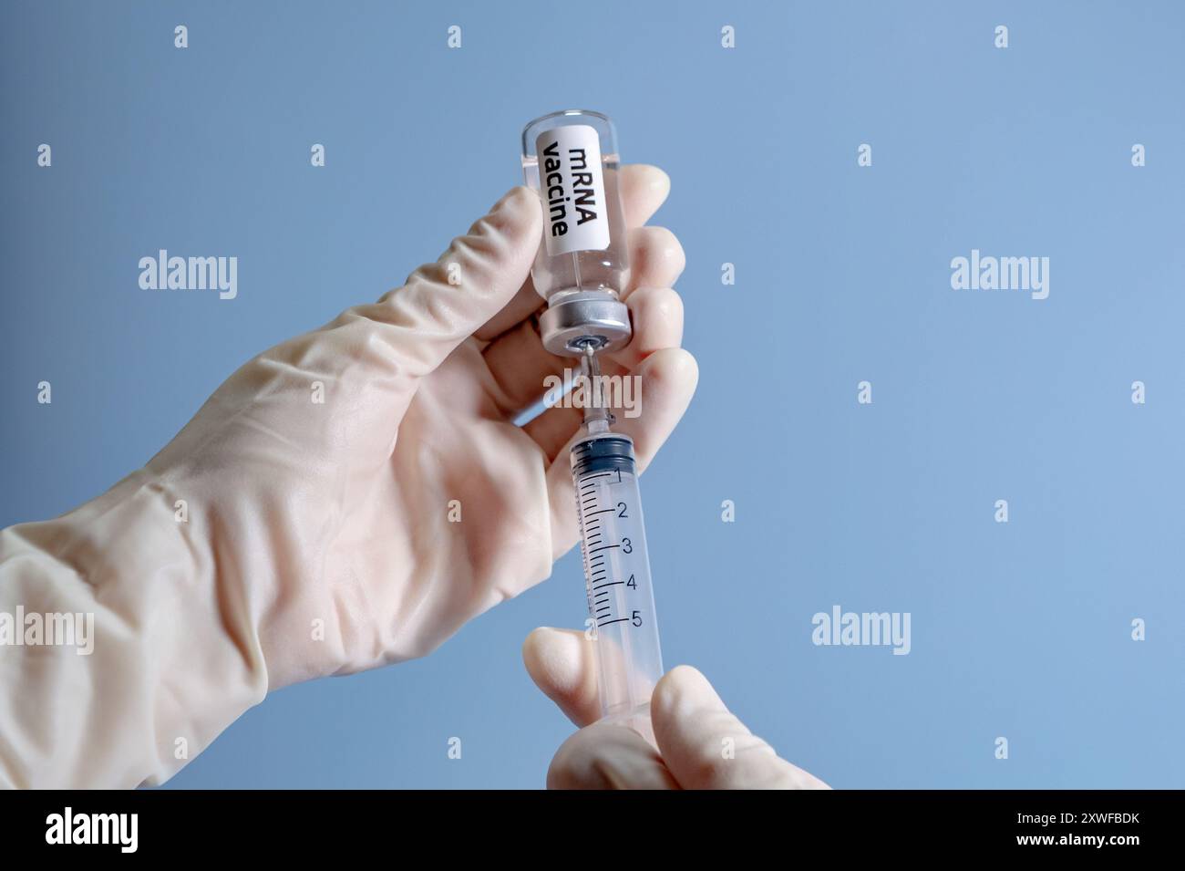 Vaccination immunization mrna vaccine hi-res stock photography and ...