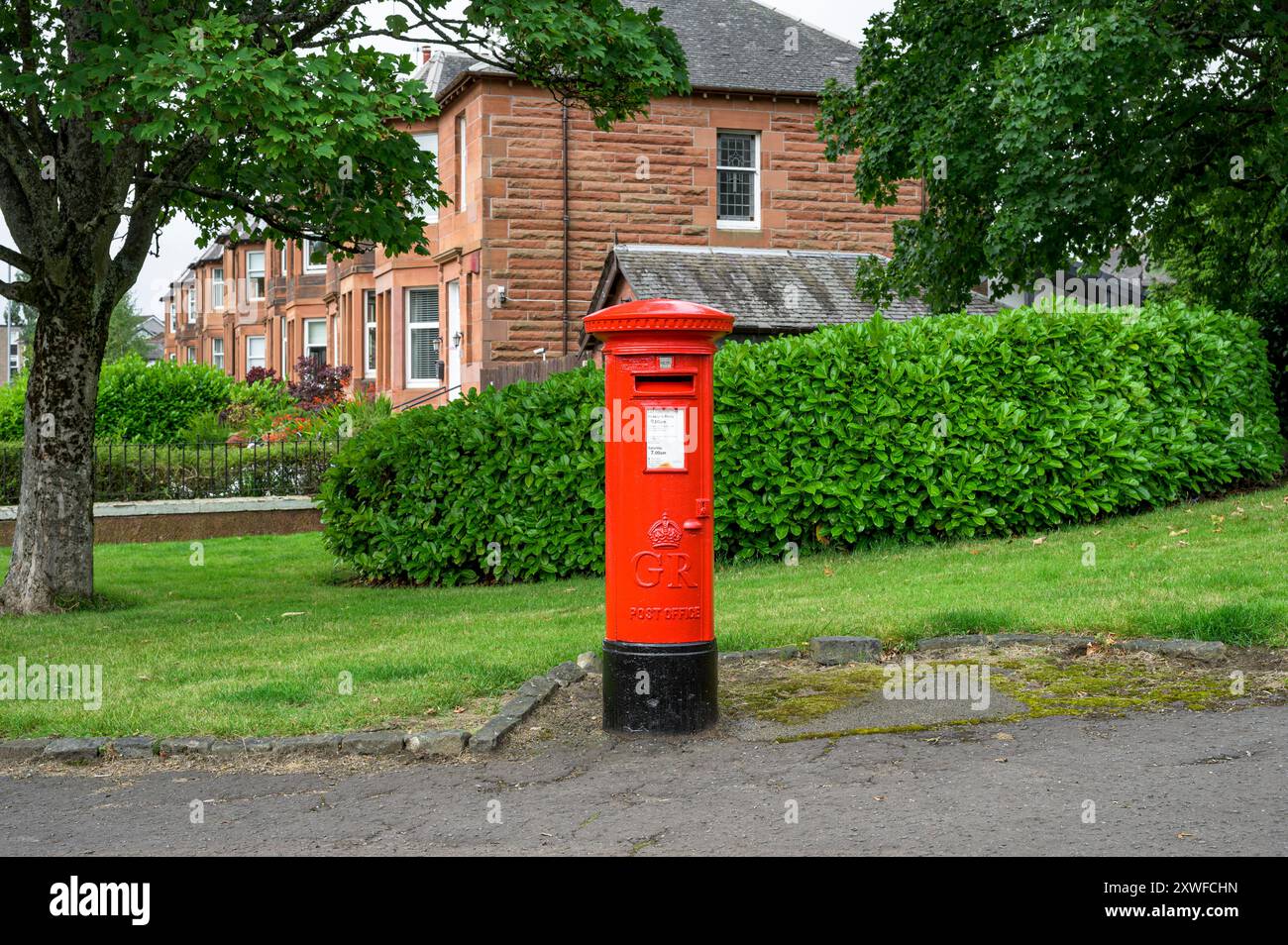Royal mail post boxes hi-res stock photography and images - Alamy