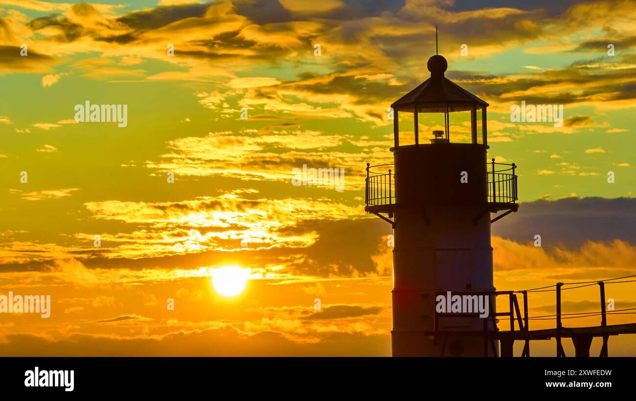 St. joseph north pier lighthouse sunset hi-res stock photography and ...