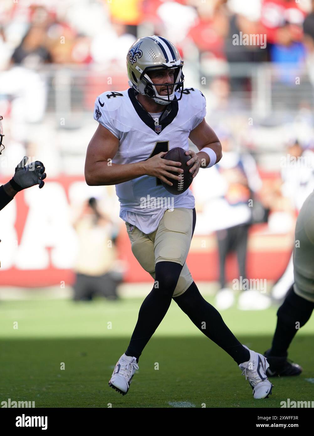 Santa Clara, California, USA. 18th Aug, 2024. New Orleans quarterback ...