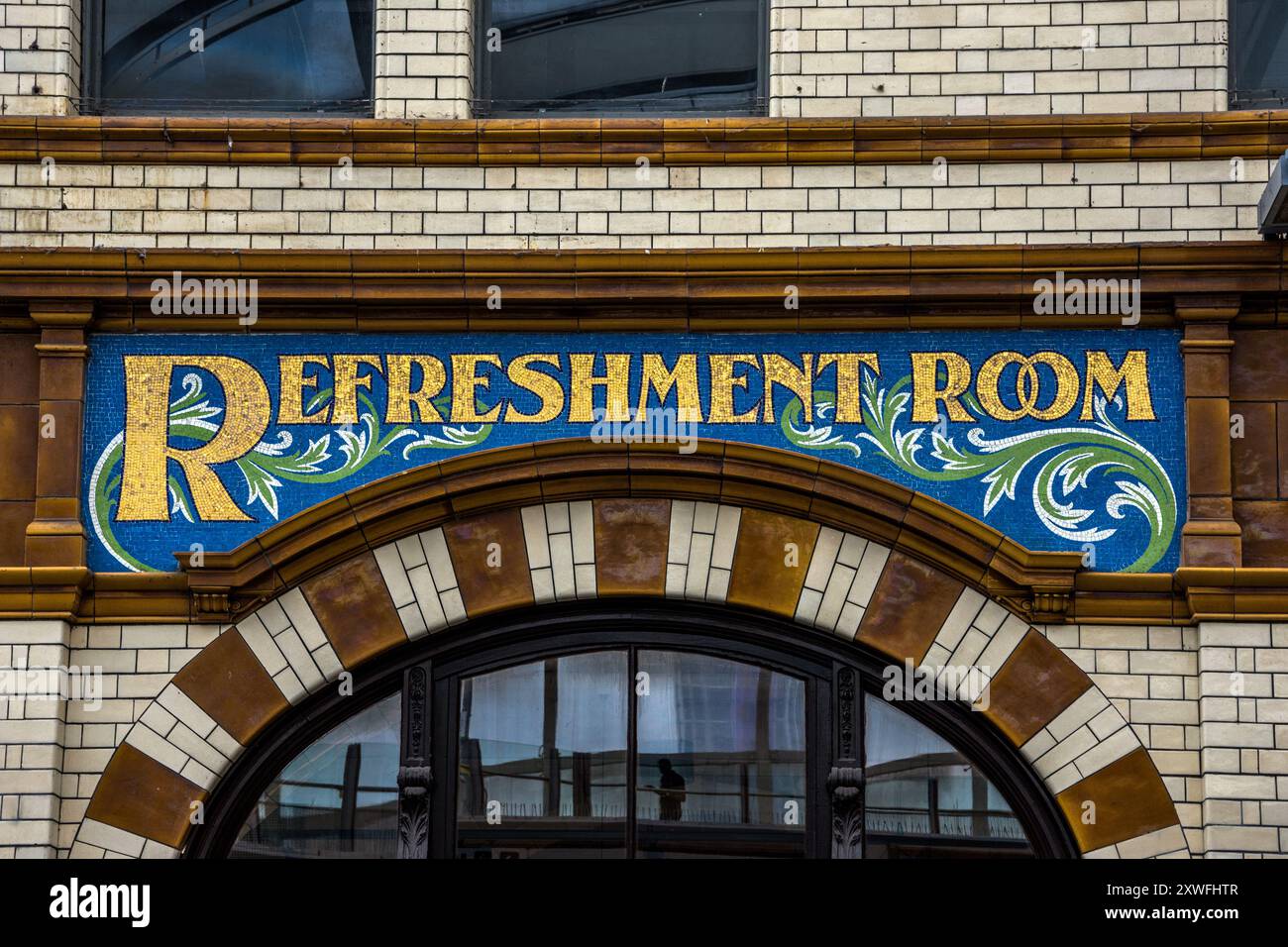 Railway refreshment room hi-res stock photography and images - Alamy