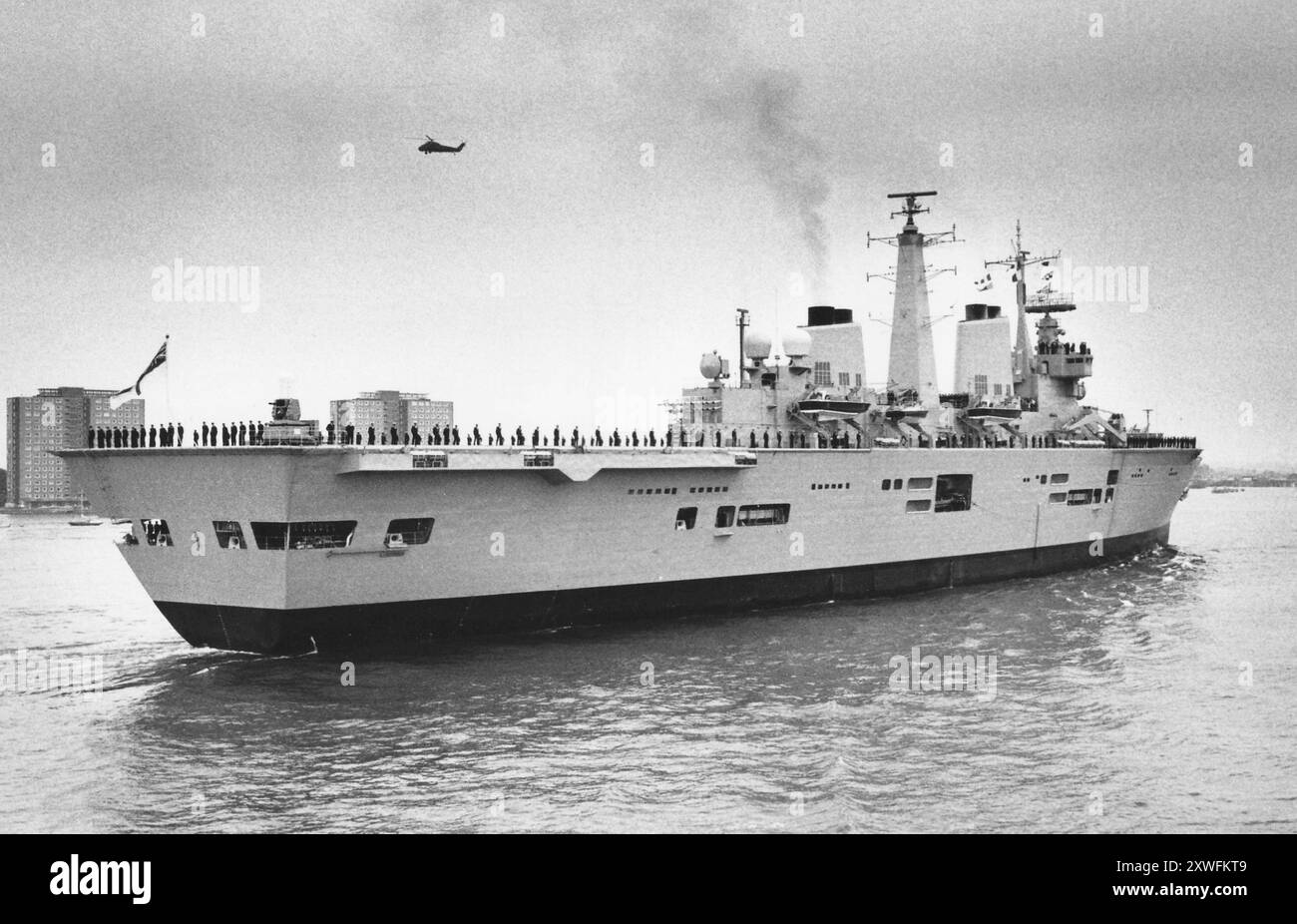 ROYAL NAVY AIRCRAFT CARRIER HMS ILLUSTRIOUS ENTERS PORTSMOUTH AFTER HER ...