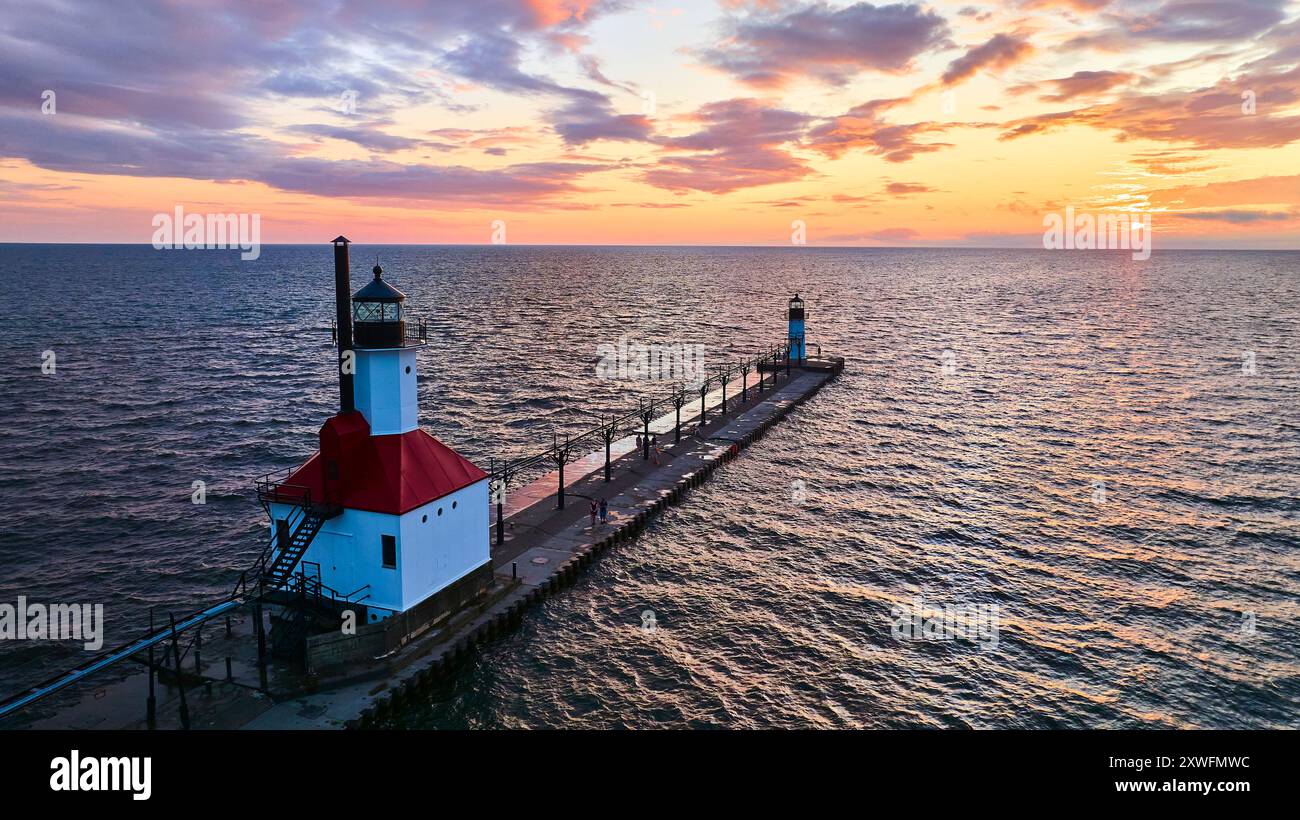 St joseph north pier light on lake michigan hi-res stock photography ...