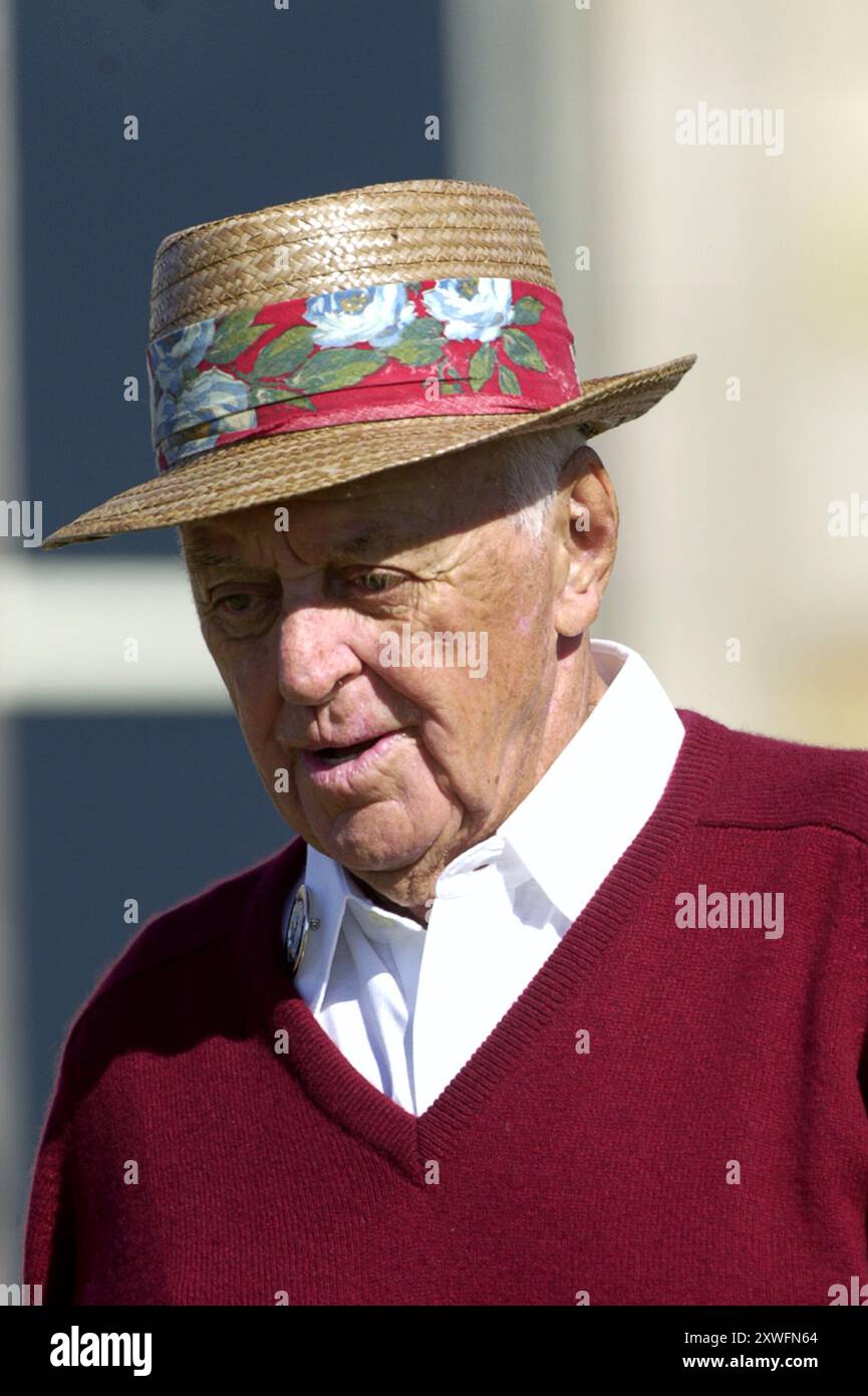British Open golf veteran Sam Snead at St Andrews in 2000 Stock Photo ...