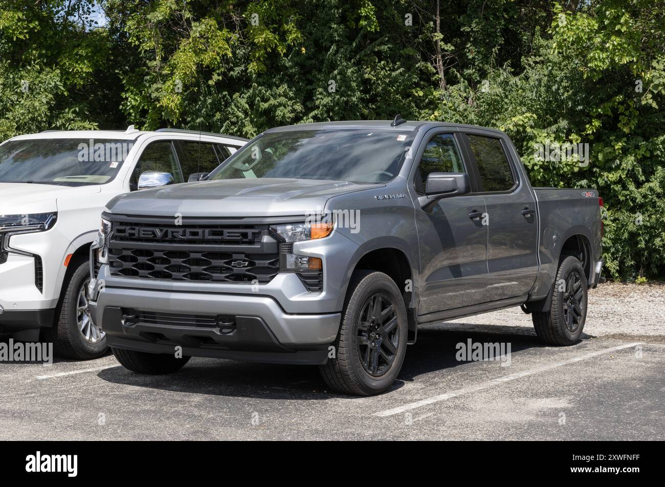 Plainfield - August 11, 2024: Chevrolet Silverado 1500 Crew 4WD display ...