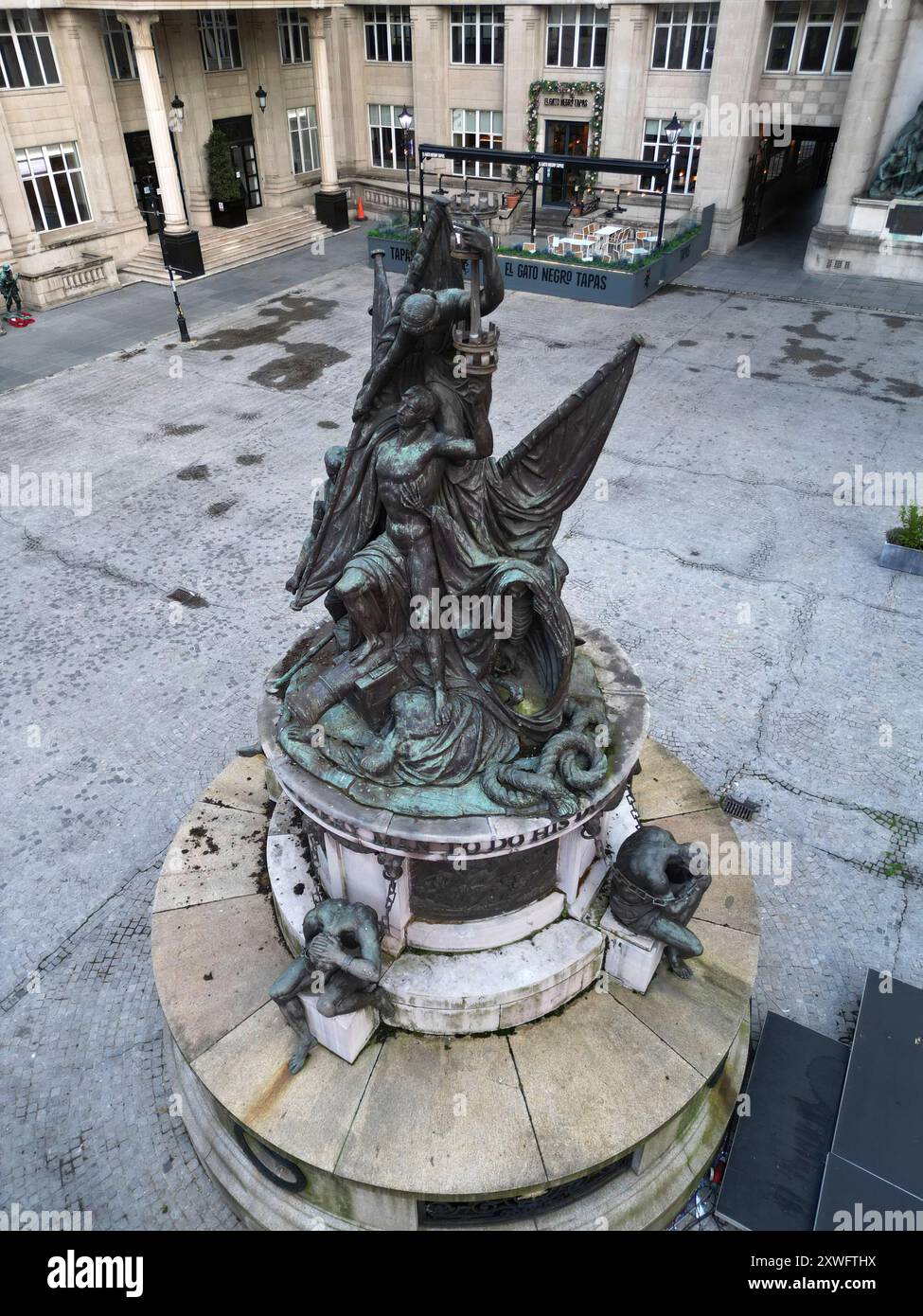 Birds eye elevated view of the Nelson Monument in Exchange Flags ...