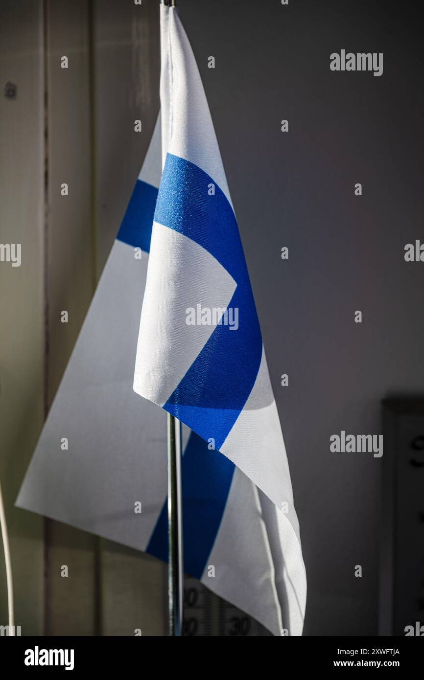 Window with pride flag hi-res stock photography and images - Alamy