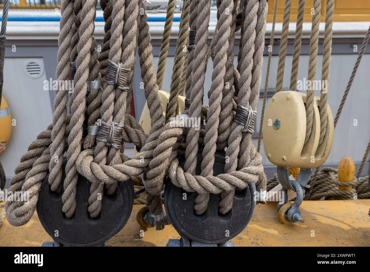 Rope and pulleys on tall ship rigging Stock Photo - Alamy