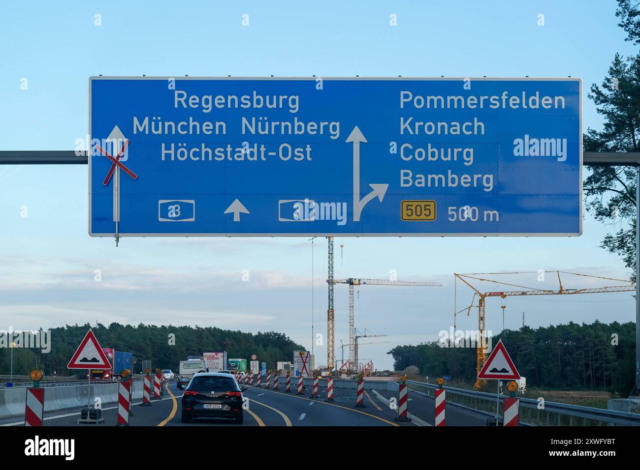 Autobahn, Verkehrsschild, Wegweiser, Regensburg, München, Nürnberg ...