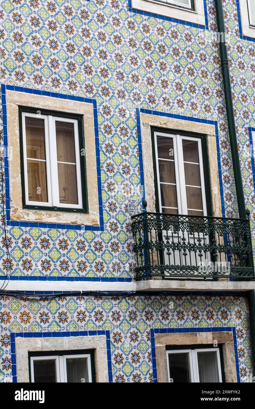 Tile pattern lisbon hi-res stock photography and images - Alamy