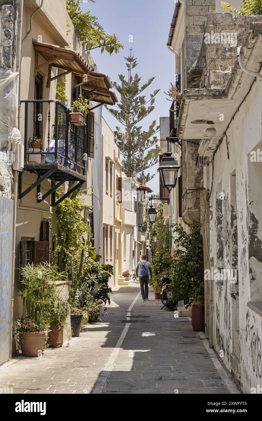 The narrow streets of the old town of Rethymno in Crete Stock Photo - Alamy