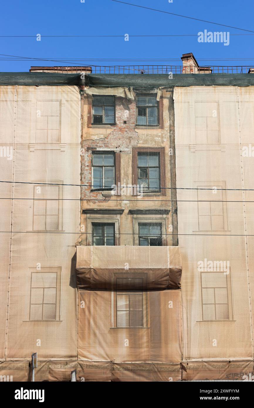 Repair work of the facade of an old building Stock Photo - Alamy