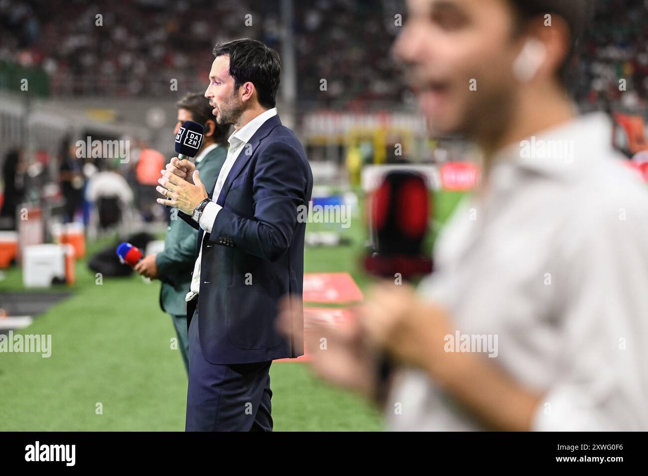Italian television channel hi-res stock photography and images - Alamy