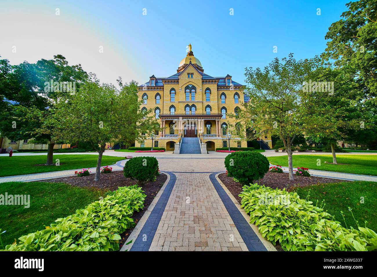 Historic main building university hi-res stock photography and images ...