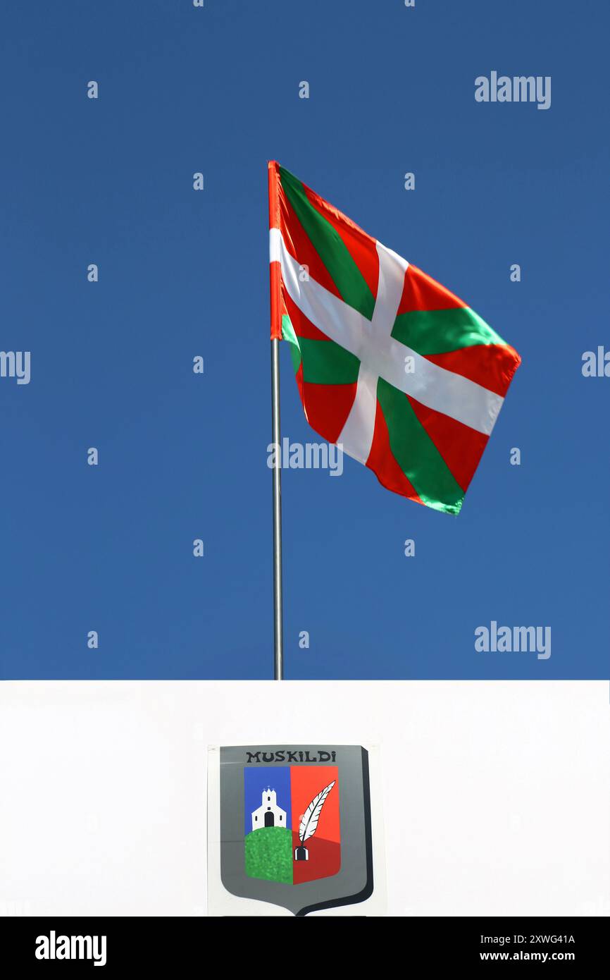 Drapeau du pays basque hi-res stock photography and images - Alamy