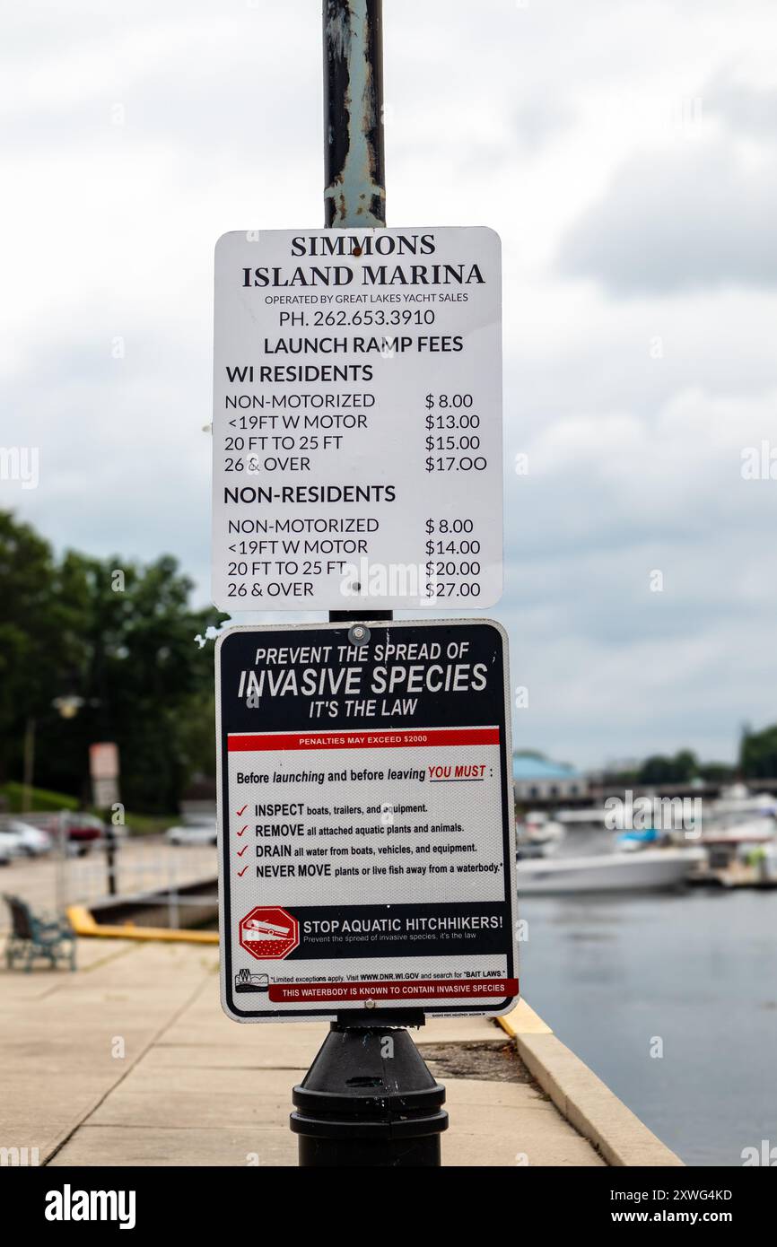 Simmons Island Marina signs Stock Photo - Alamy