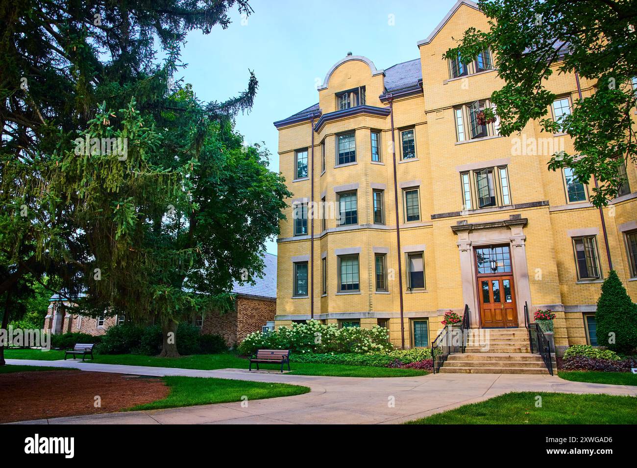 Indiana university building hi-res stock photography and images - Alamy
