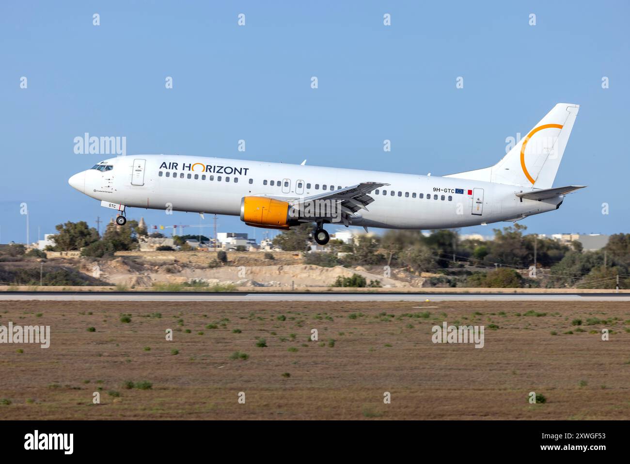 Boeing 737 430 hi-res stock photography and images - Alamy