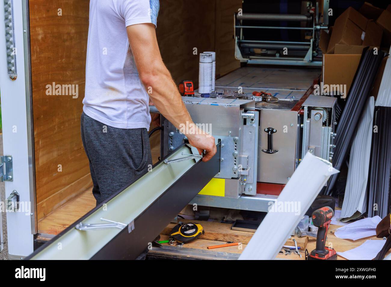 Hidden screw hi-res stock photography and images - Alamy