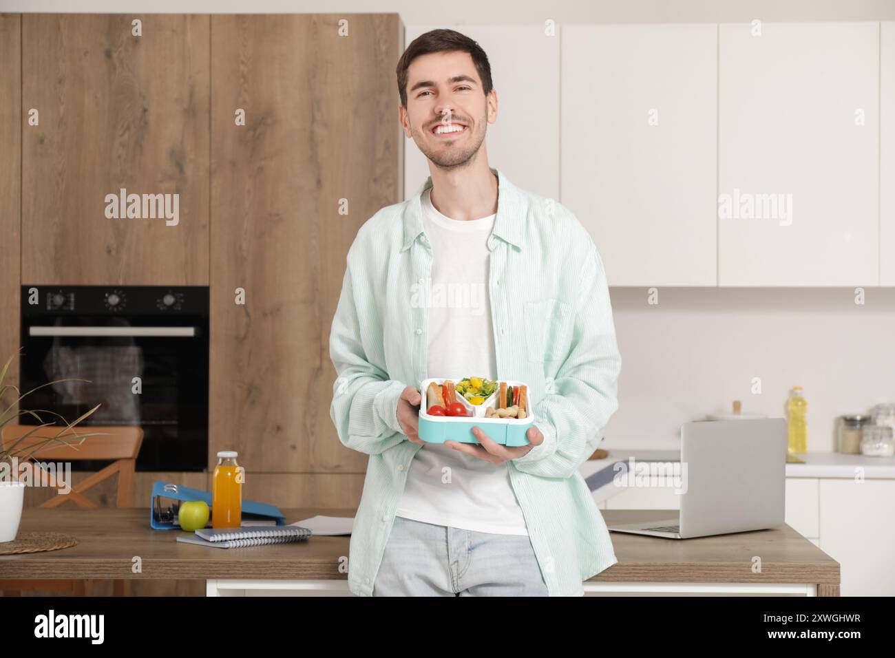 Man lunchbox hi-res stock photography and images - Alamy