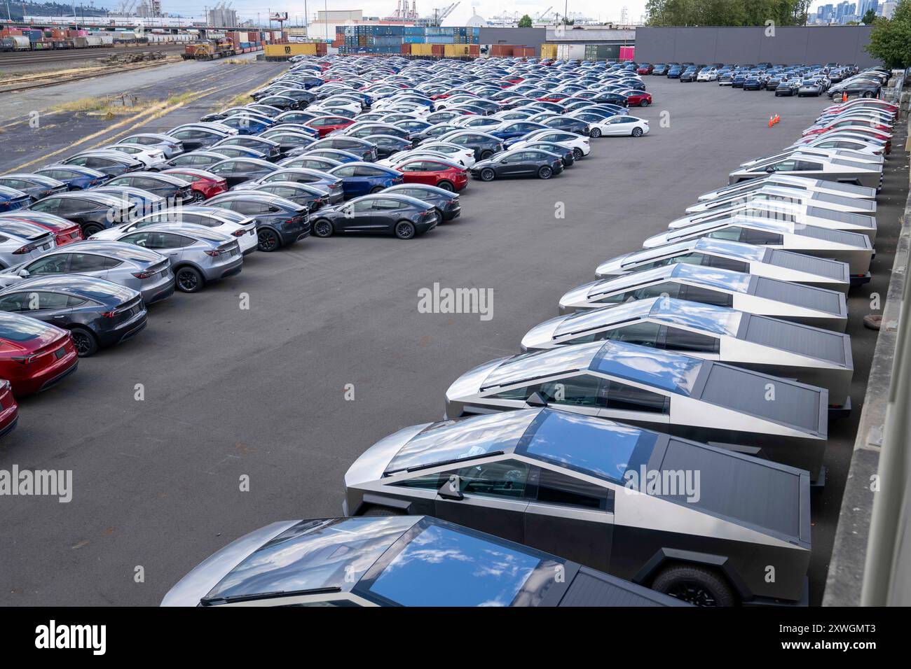Electric suv storage hi-res stock photography and images - Alamy