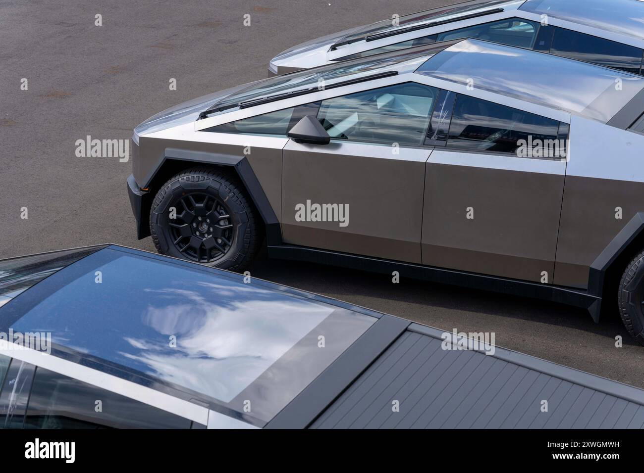 Seattle, Washington, USA. 18th Aug, 2024. A line of new Tesla ...