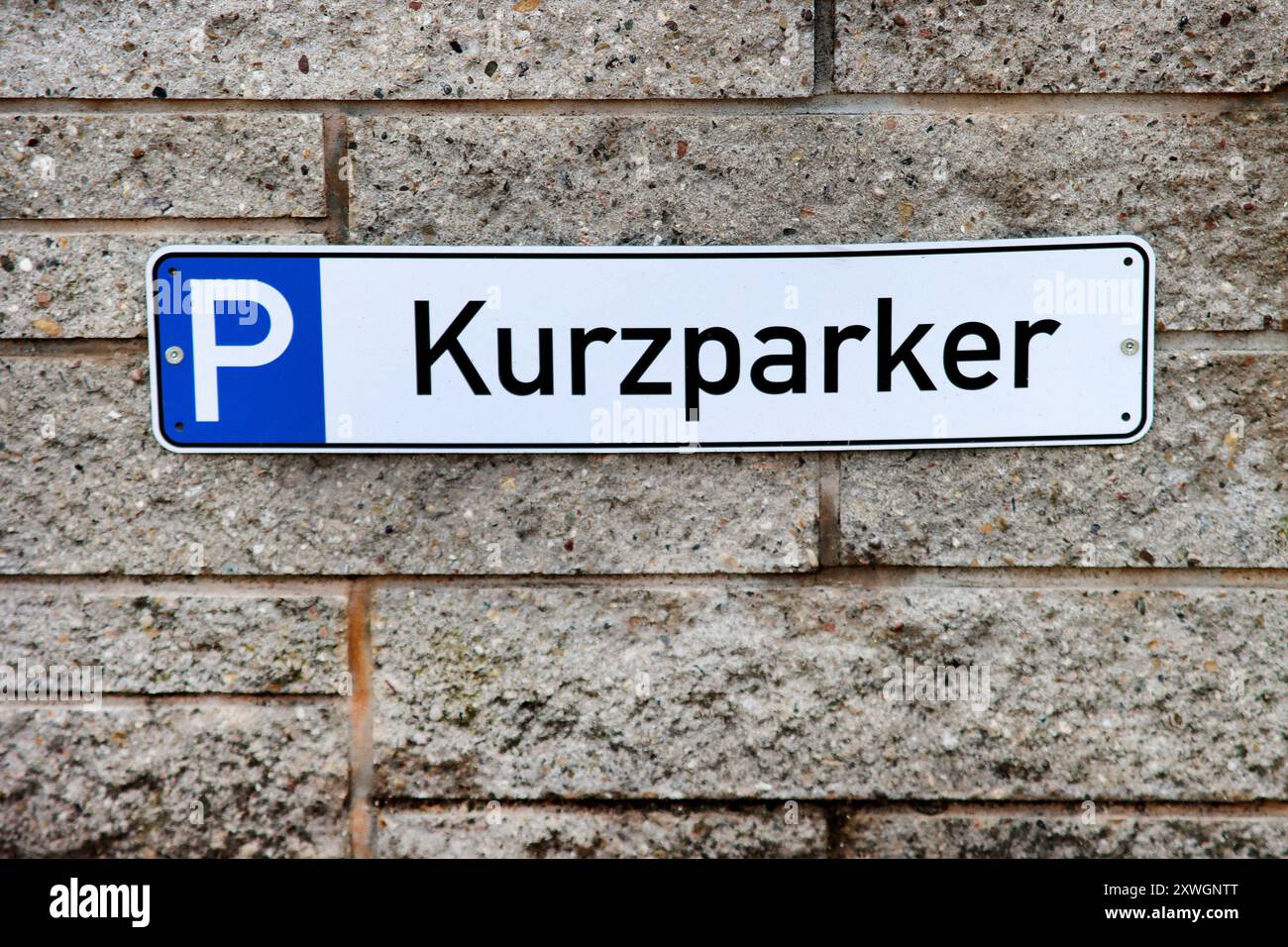 Short term parking hi-res stock photography and images - Alamy