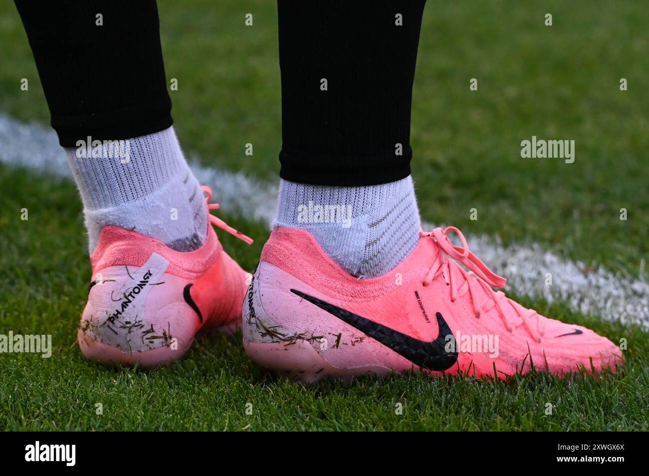 Harrogate Town play Leeds United in a pre-season friendly at The ...