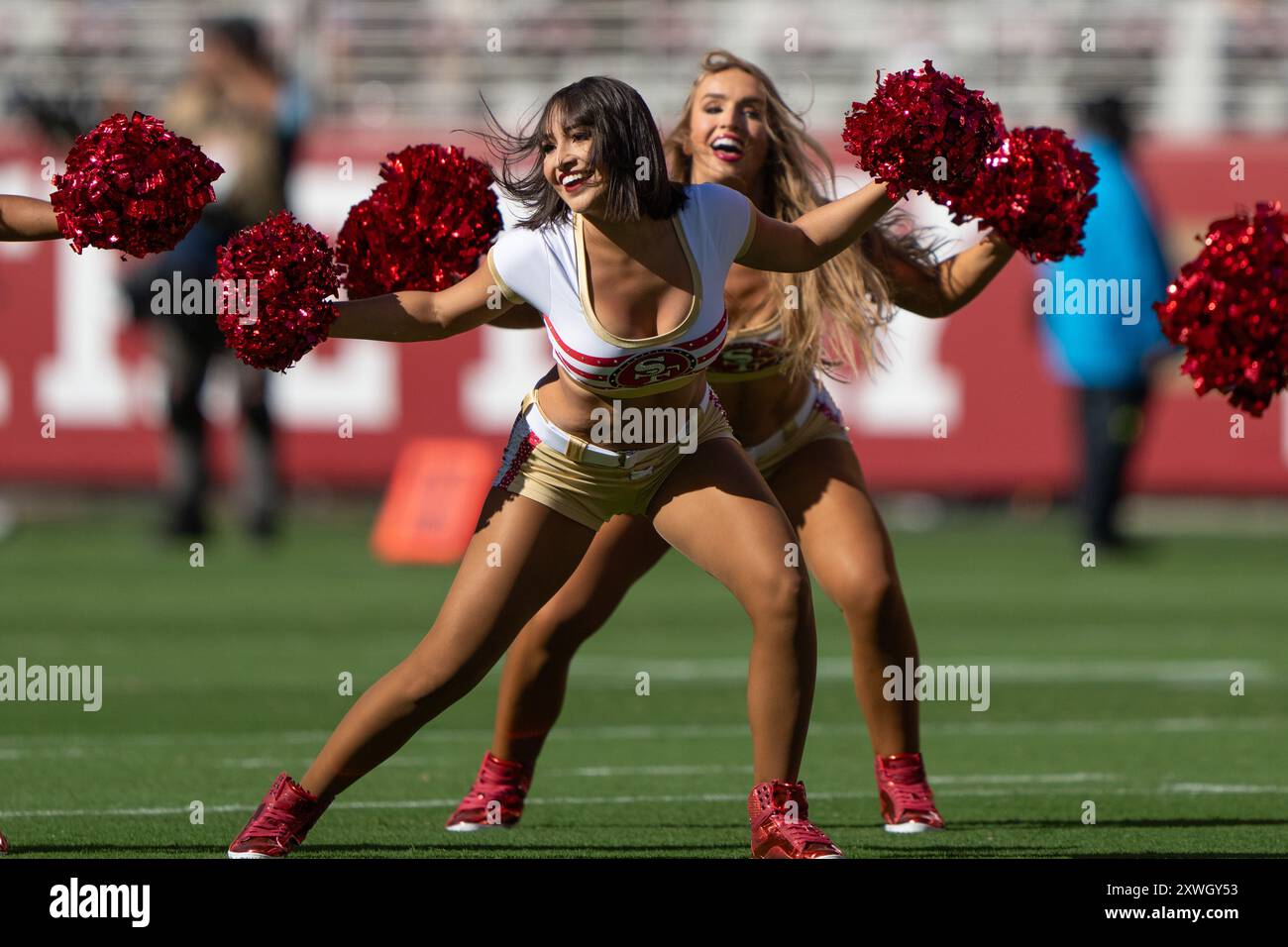 Cheerleader gold hi-res stock photography and images - Alamy