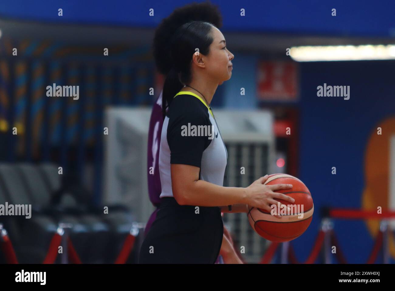 Mexico City, Mexico. 19th Aug, 2024. Japanese referee Kuiko Kumagai ...