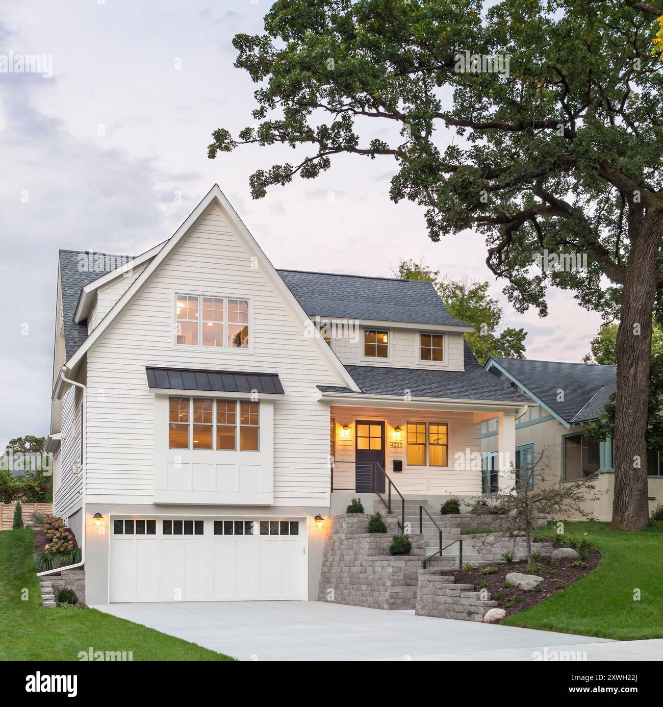 Modern clapboard house porch hi-res stock photography and images - Alamy