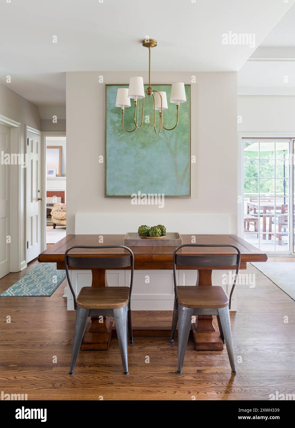 Benjamin moore edgecomb gray paint on wall hi-res stock photography and ...