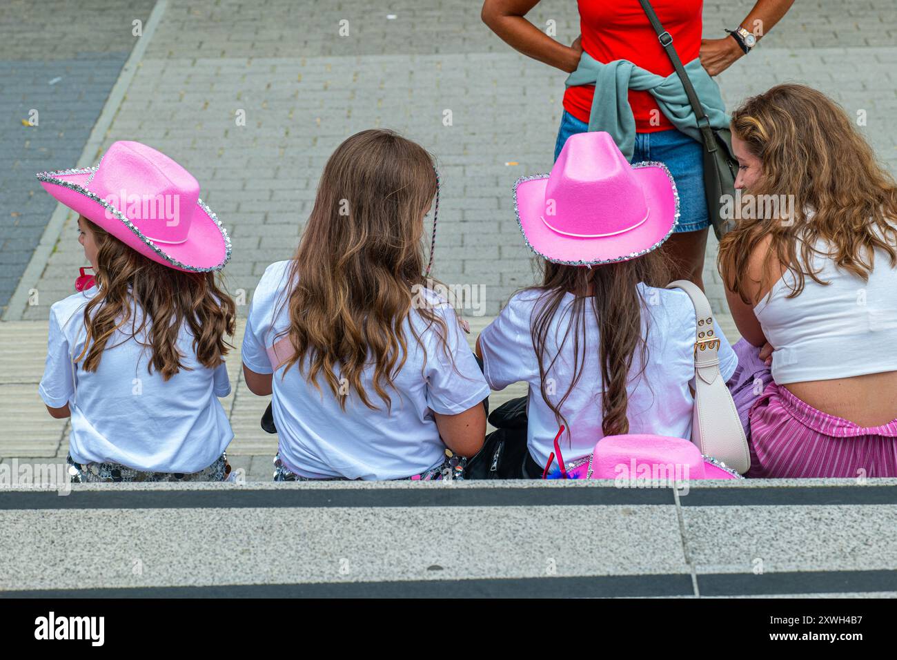 Taylor swift eras tour uk tortured hi-res stock photography and images ...