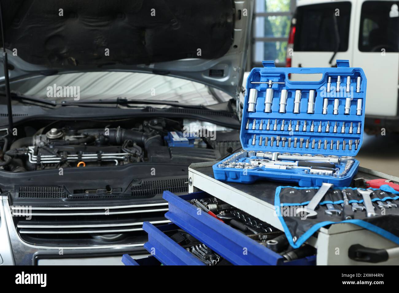 Set different auto mechanics hi-res stock photography and images - Alamy