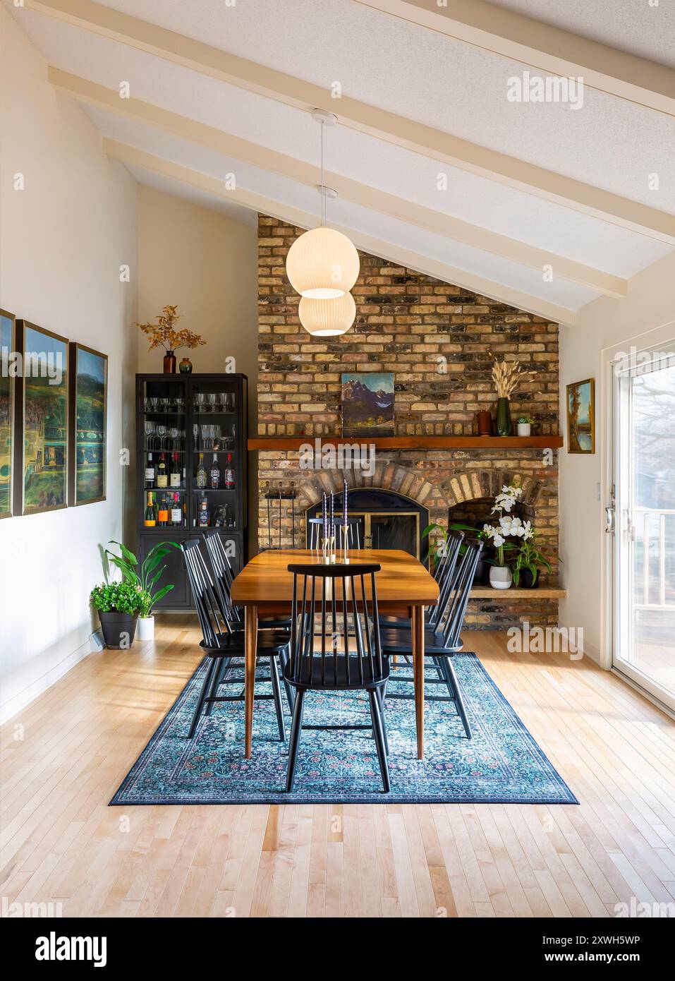 Two hanging muska pendant lights hi-res stock photography and images ...