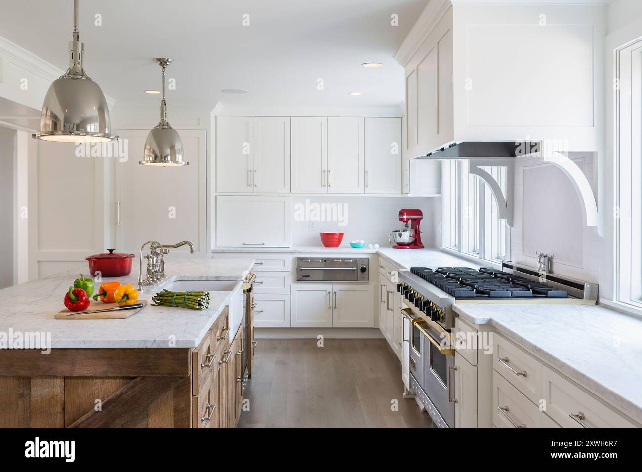 Rohl farmhouse sink and faucets hi-res stock photography and images - Alamy