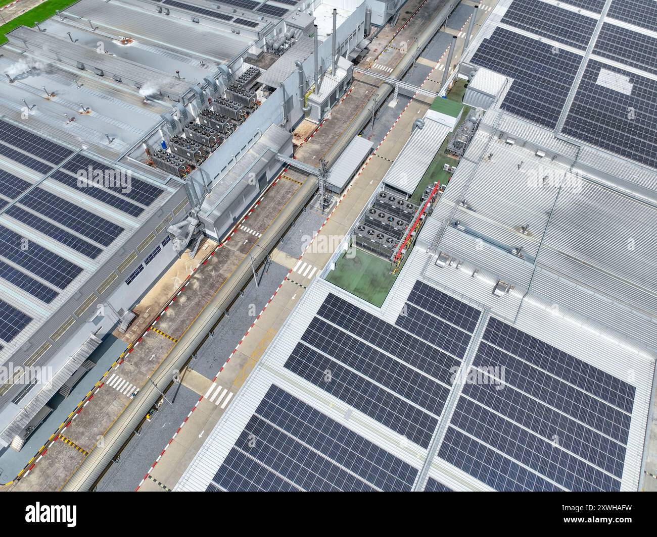 Factory rooftop hi-res stock photography and images - Alamy