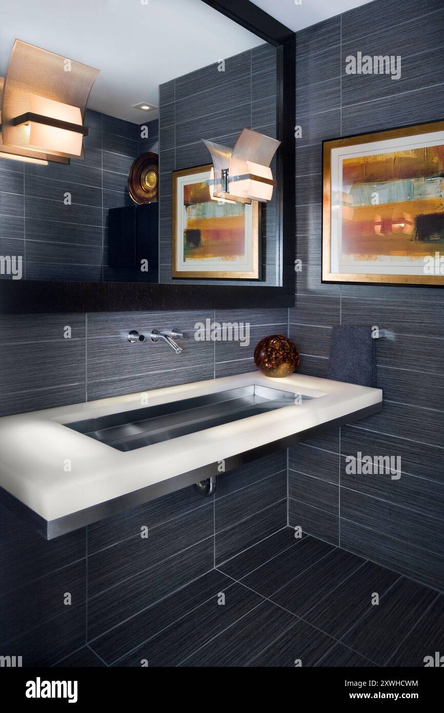 Wall mounted faucets and fixtures hi-res stock photography and images ...