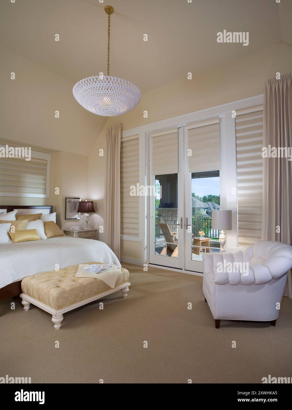 White overstuffed chair hi-res stock photography and images - Alamy