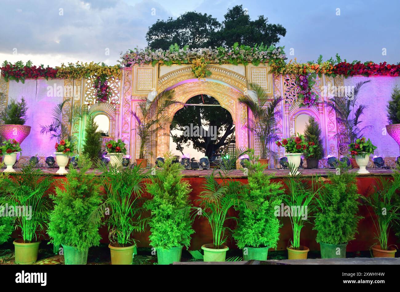Indian wedding stage decor hi-res stock photography and images - Alamy