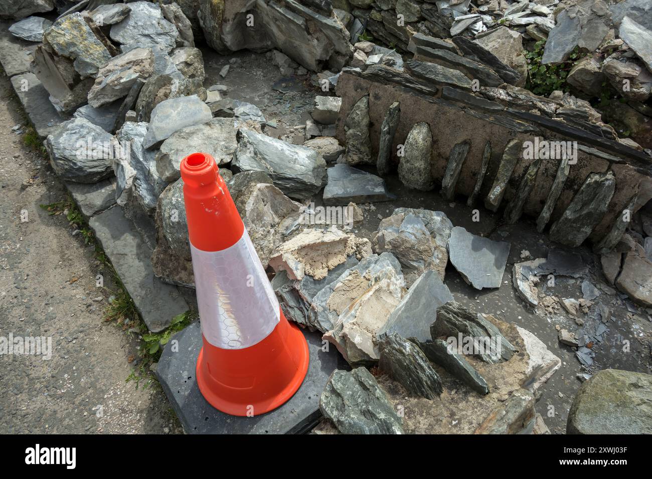 Lose and damage hi-res stock photography and images - Alamy