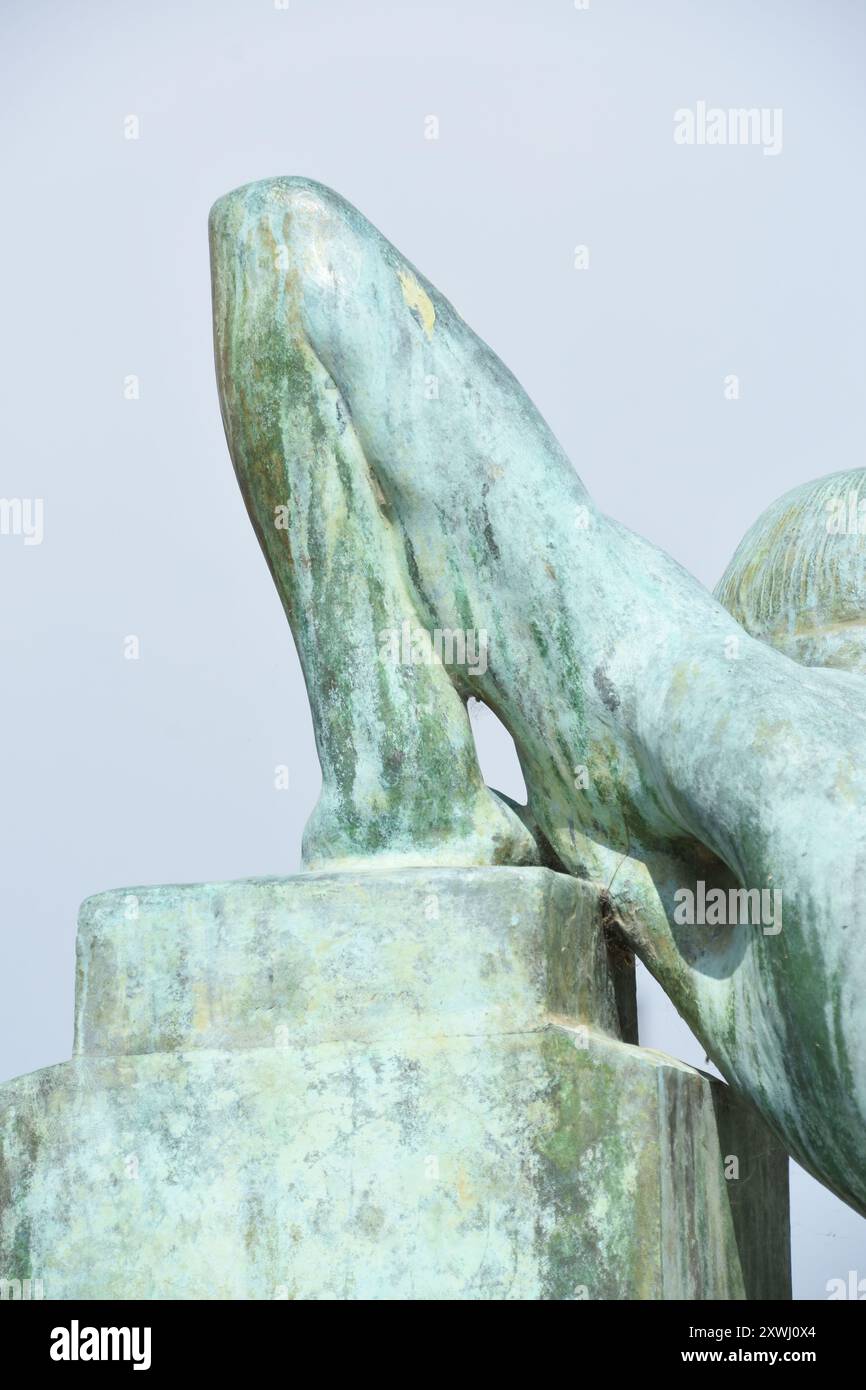 Valenciennes.Statue du rieur.Elle représente un jeune homme nu, rieur ...