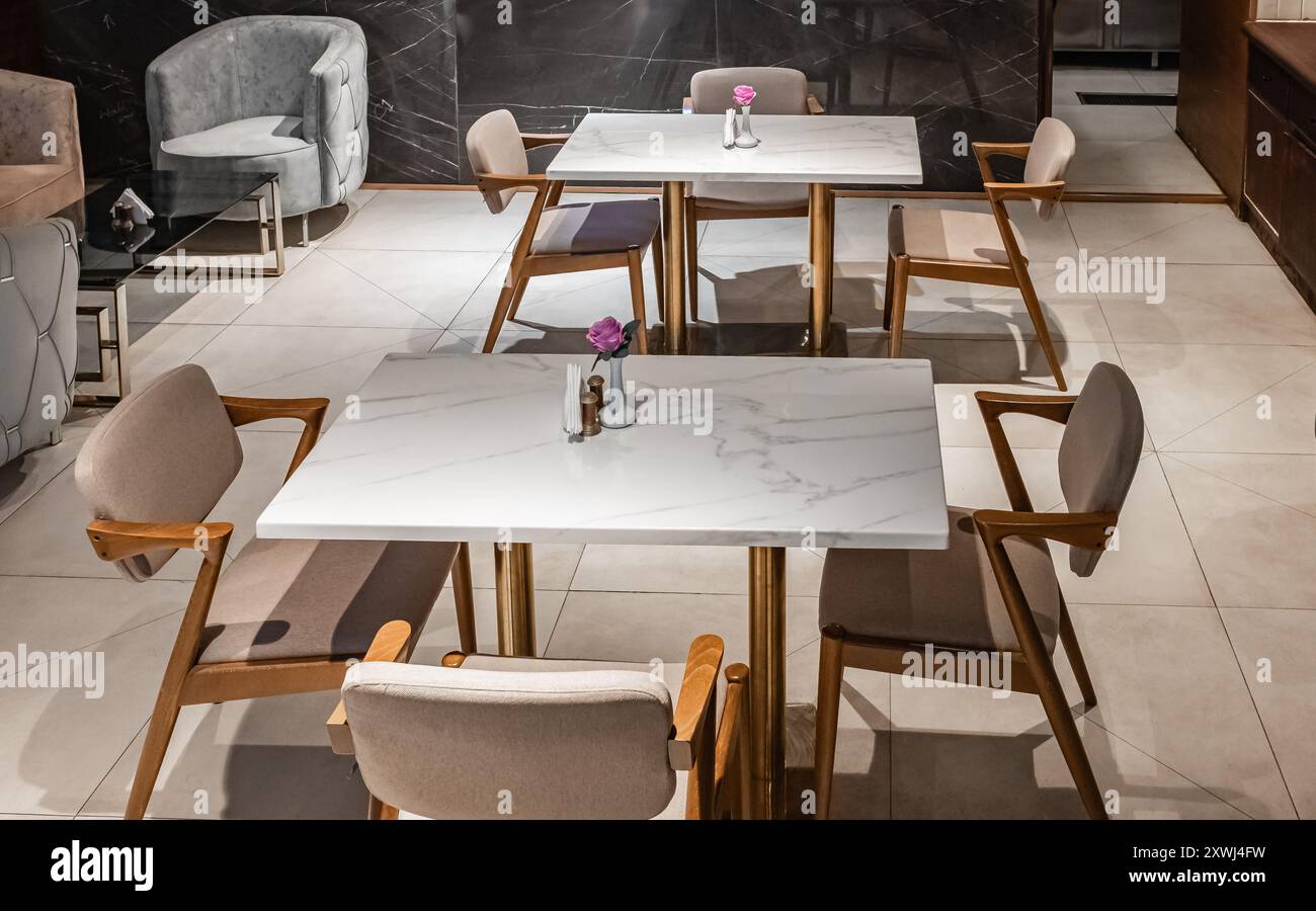 Restaurant setting up dining room hi-res stock photography and images ...