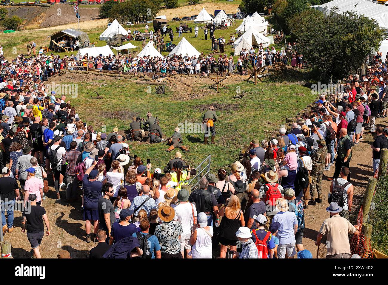 Crowds gather at The Yorkshire Wartime Experience to watch battle ...
