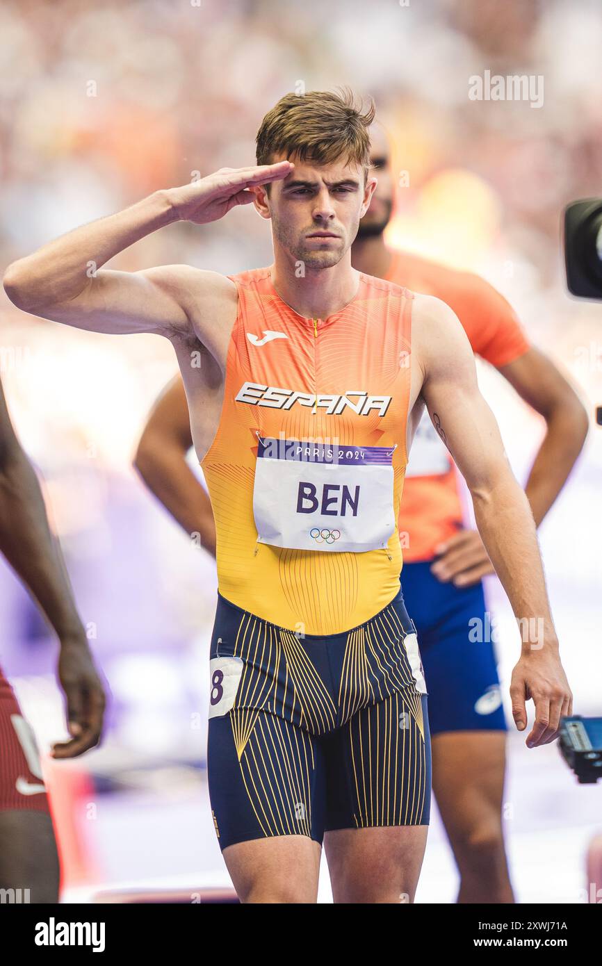Adrián Ben participating in the 800 meters at the Paris 2024 Olympic ...