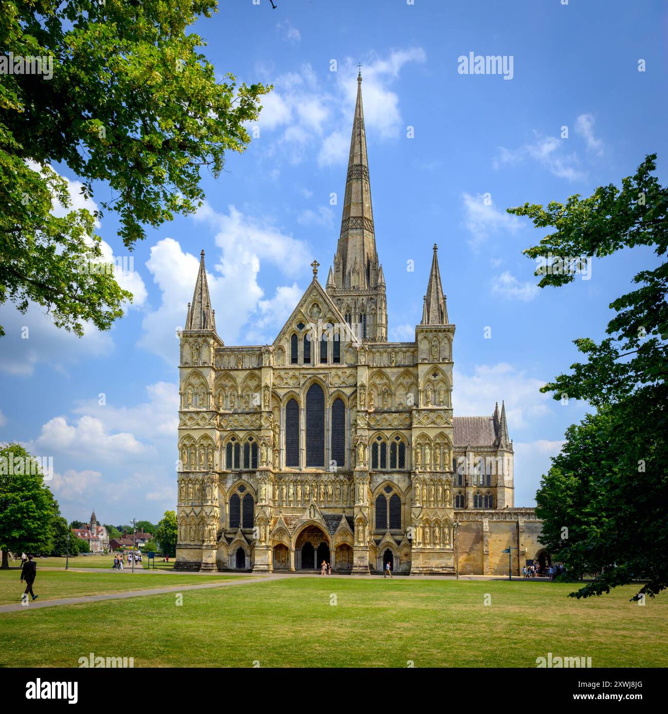 Towering gothic cathedral hi-res stock photography and images - Alamy